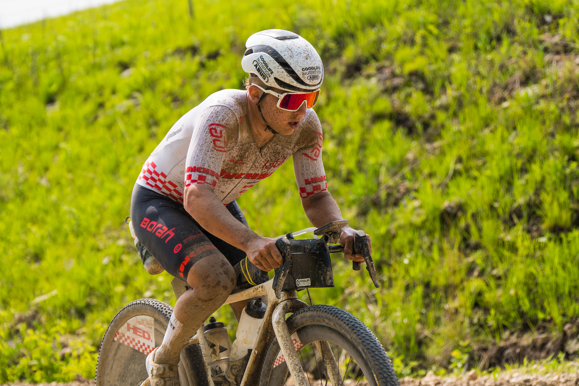 Unbound Gravel Race Day Photos by Kevin Mackinnon - Slowtwitch News