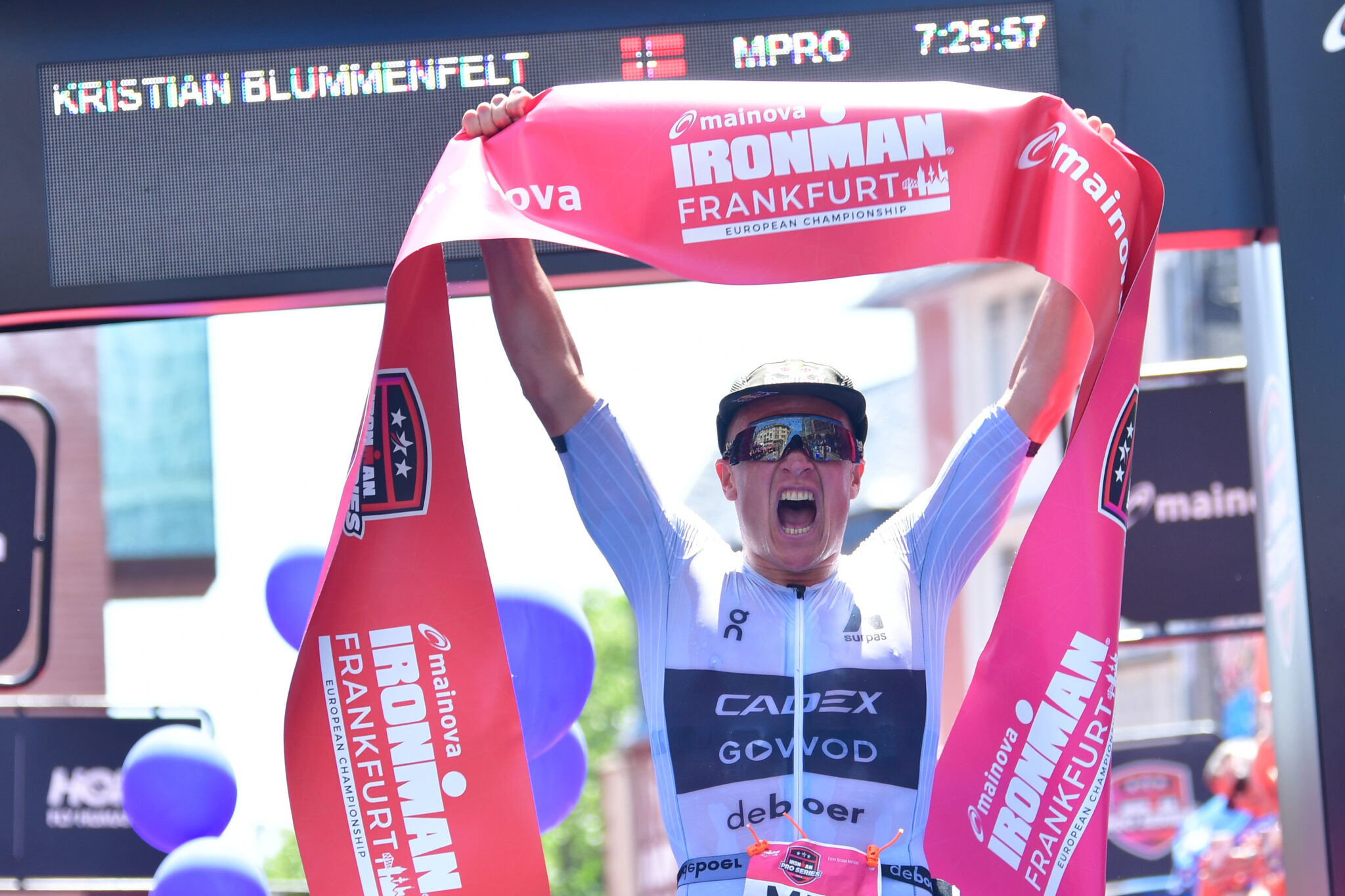 Kristian Blummenfelt storms to win, course record for second straight ...