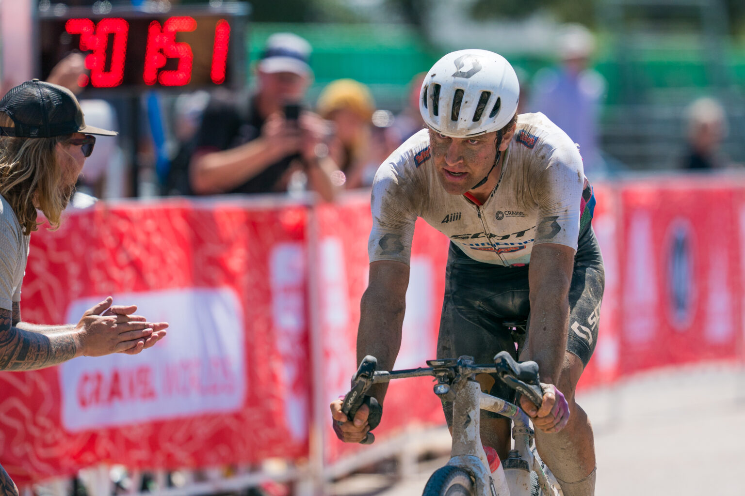 Matthew Beers Takes Gravel Worlds In Dramatic Sprint Over “Mate” Keegan ...