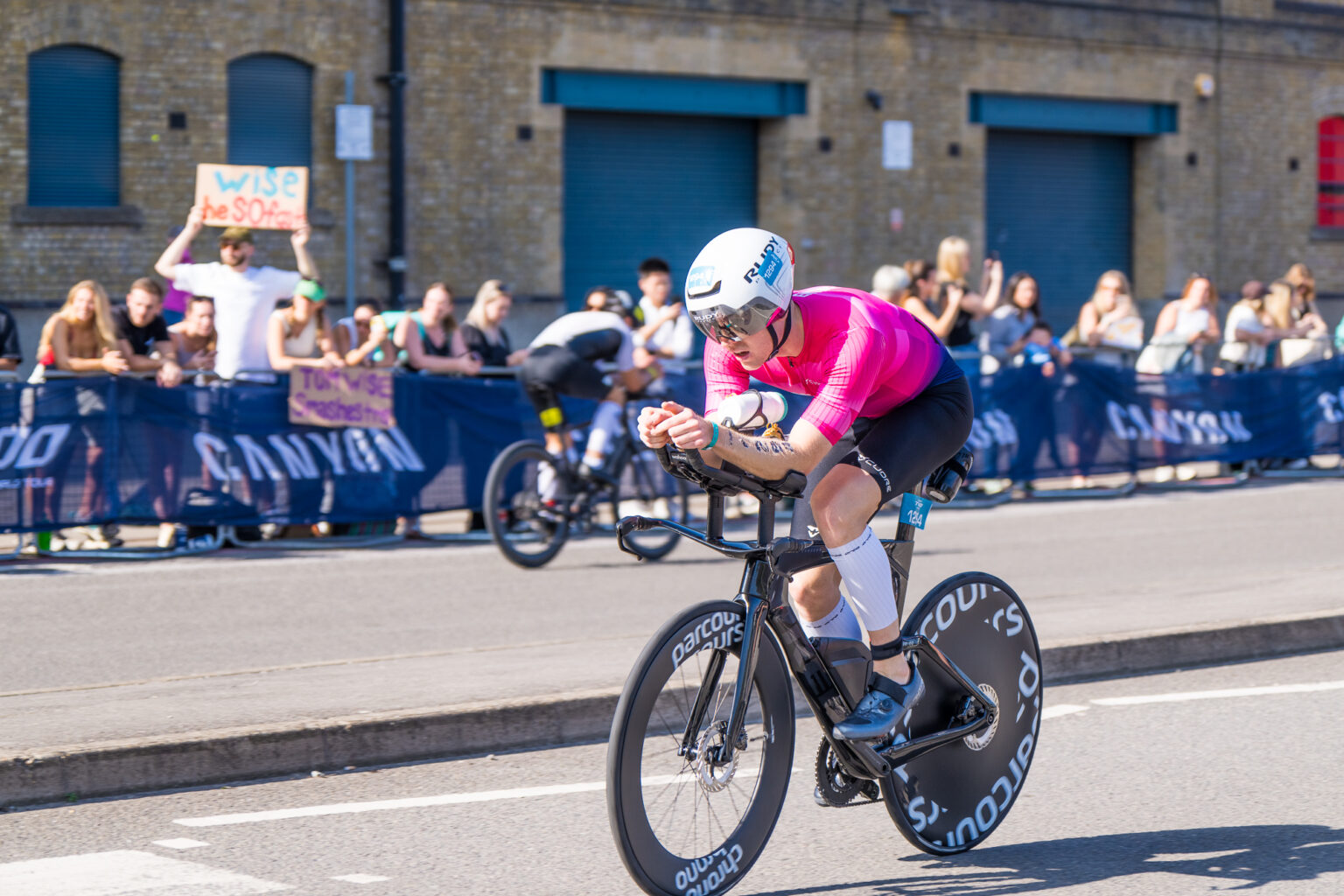 T100 Sees More Than 6,000 Age Groupers Race in London - Slowtwitch News