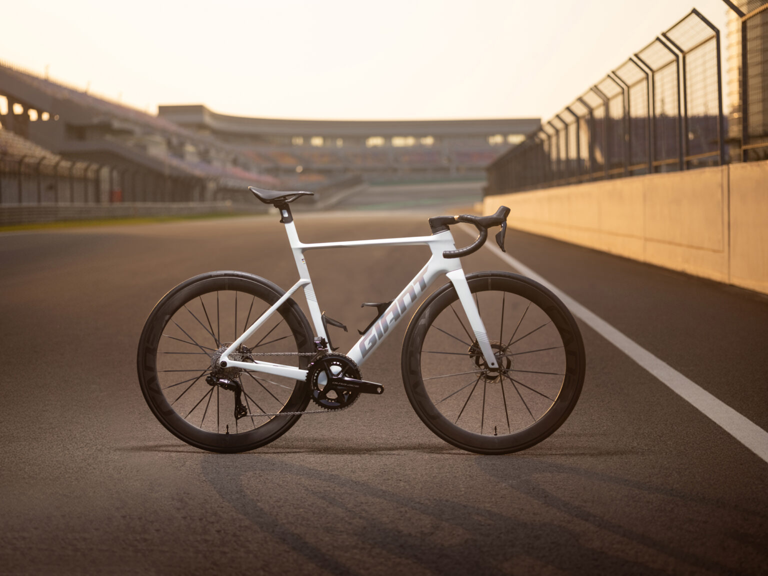 Giant Propel & Liv EnviLiv: Fourth Generation Aero, Two Philosophies ...